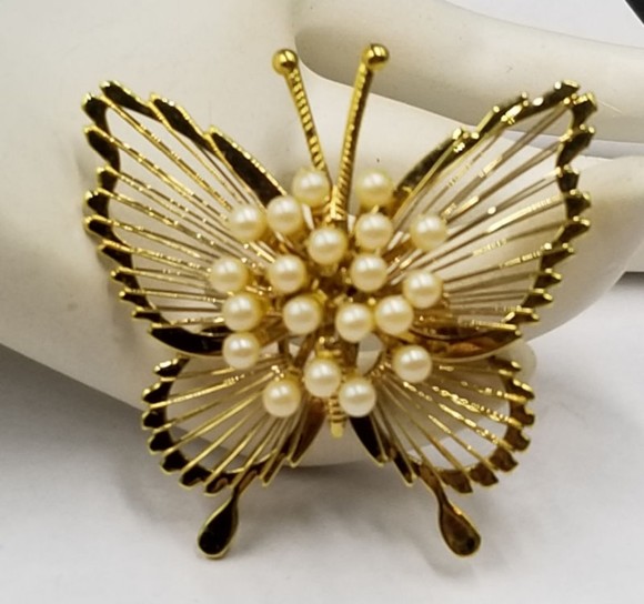 Monet | Jewelry | Vintage Monet Butterfly Pearls Pin | Poshmark